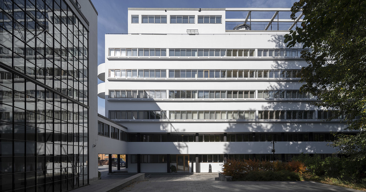 Adapted walks at the Narkomfin Building | Garage